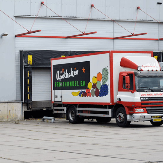 Apotheker Groothandel in groente en fruit verlicht hallen met LED - QueLED